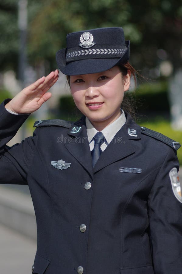 Belle policière photo stock. Image du beau, mains, machine - 19081182