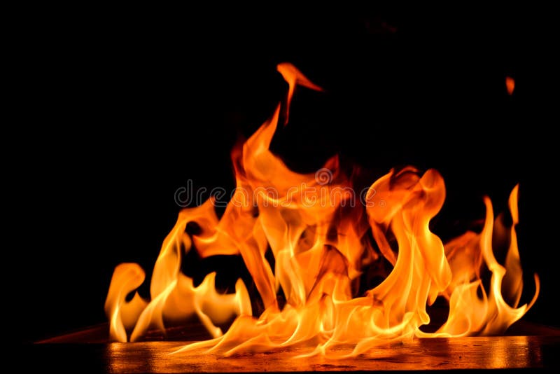Belles Flammes Du Feu Photos Stock - Téléchargez 973 Photos libres de ...