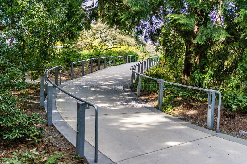 Bellevue Park Walkway stock image. Image of walkway - 274409845