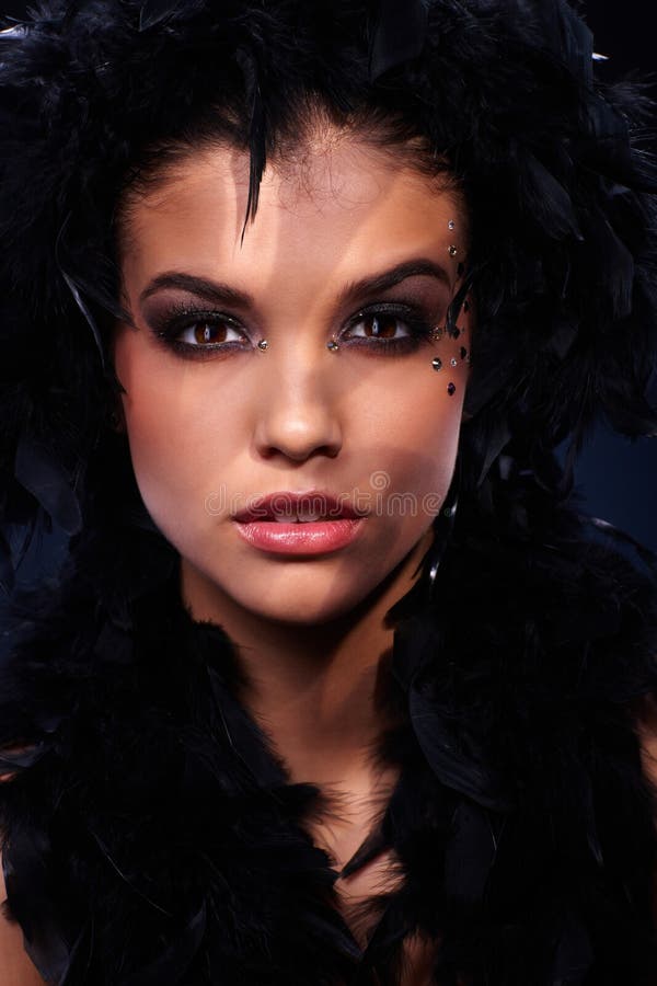 Mirada Intensa De Una Mujer Normal Foto de archivo - Imagen de mujer ...