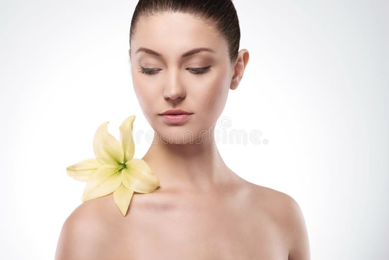 Belleza de la feminidad imagen de archivo. Imagen de sensualidad - 68471999