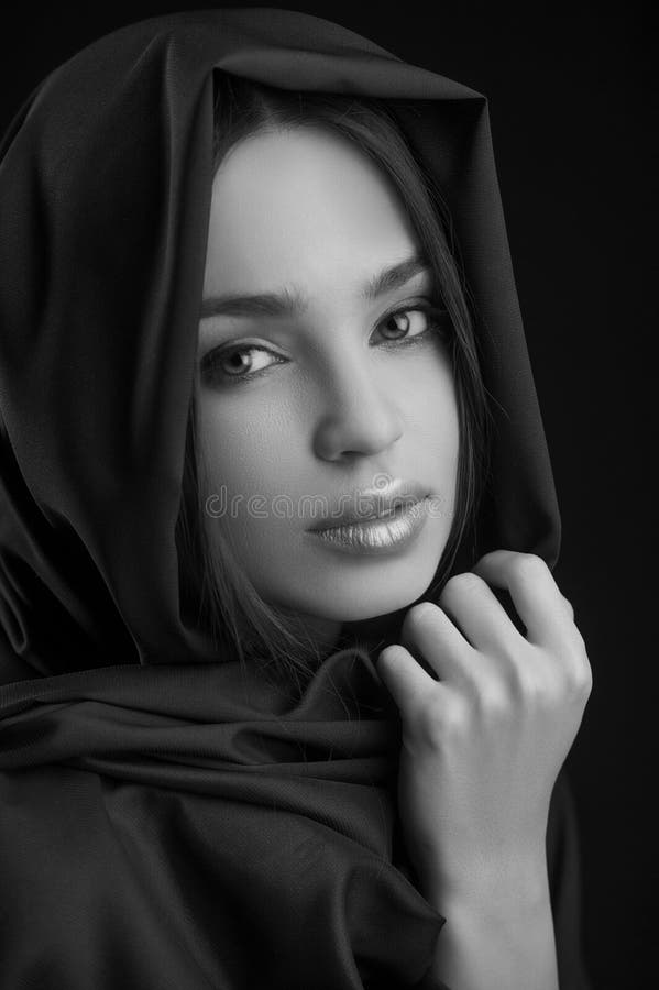 Belleza En Ropa Interior. Mujeres Jovenes Hermosas En La Ropa Interior ...