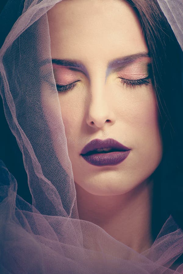 Belleza Intemporal De La Mujer Imagen de archivo - Imagen de retrato ...