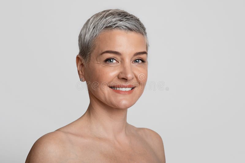 Hermosa Mujer Negra Desnuda Con Piel Impecable Y Una Sonrisa ... Hermosa Mujer Negra Desnuda Con Piel Impecable Y Una Sonrisa ...