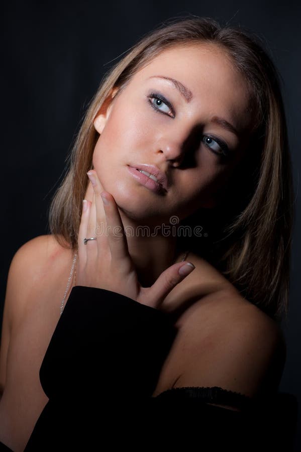 Tander Nacked Woman in Brah Holding a Jacket Fotografia Stock ...