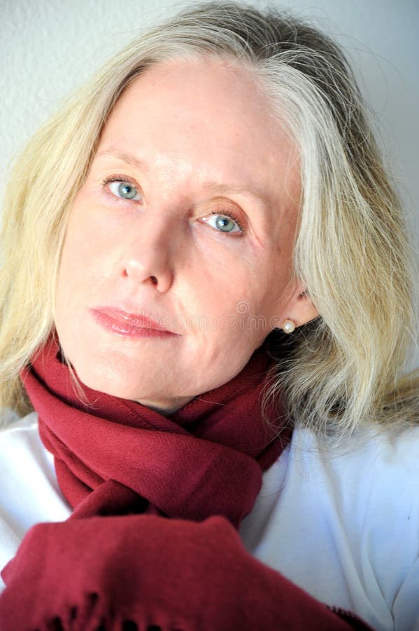 Bellezza Femminile Matura Classica. Immagine Stock - Immagine di adulto ...