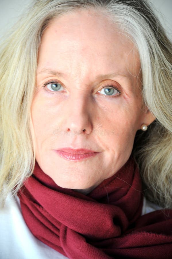 Bellezza Femminile Matura Classica. Immagine Stock - Immagine di adulto ...