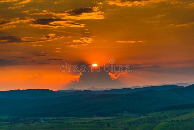 Bello cielo immagine stock. Immagine di paesaggio, mare - 110024753