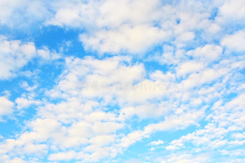 Bello cielo blu immagine stock. Immagine di giorno, idilliaco - 28866073