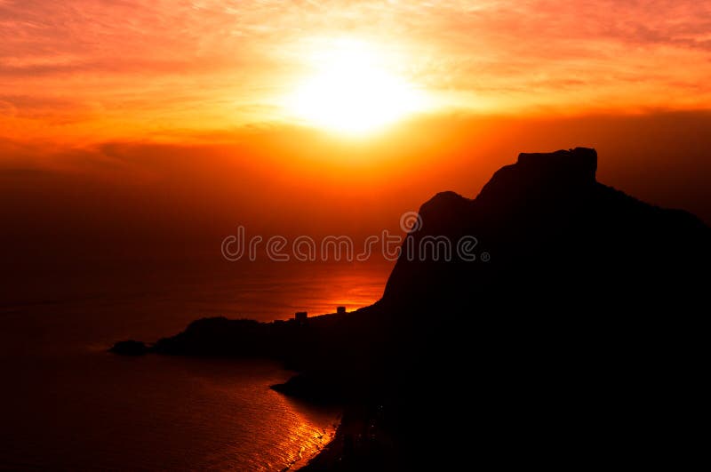 Bello Rio De Janeiro Sunset Immagine Stock - Immagine di sera, fuoco ...