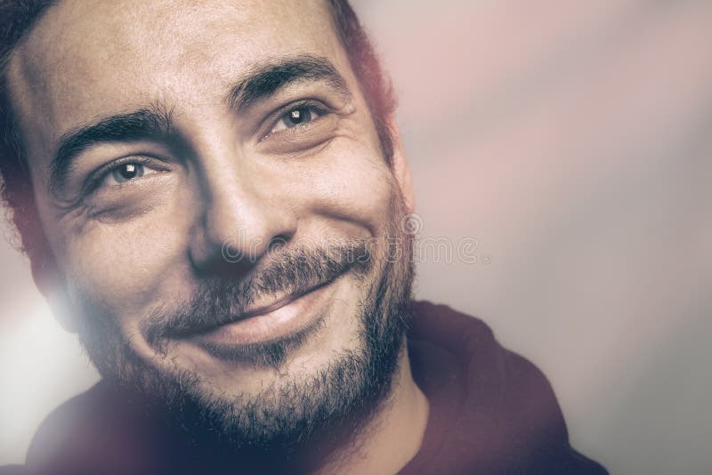 Bello Uomo Allegro, Gioia E Speranza Fotografia Stock - Immagine di ...