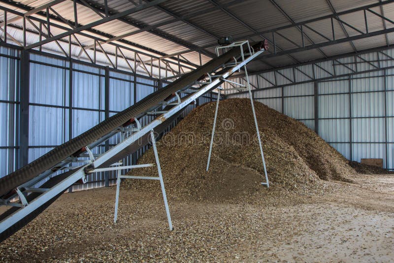 Belt Conveyer Transport Wood Chip for Store in Yard Stock Photo - Image ...