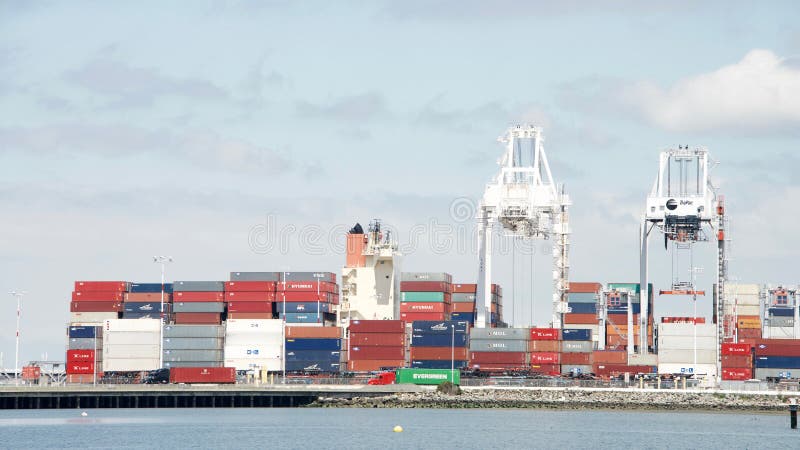 Ben E. Nutter Terminal at the Port of Oakland Editorial Stock Image ...