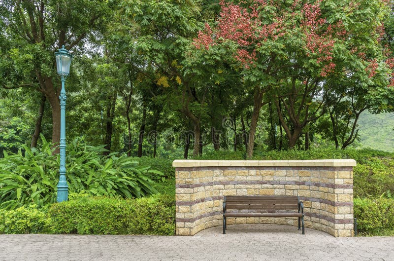 Bench and Street Light in Green Park Stock Photo - Image of wood, bench ...
