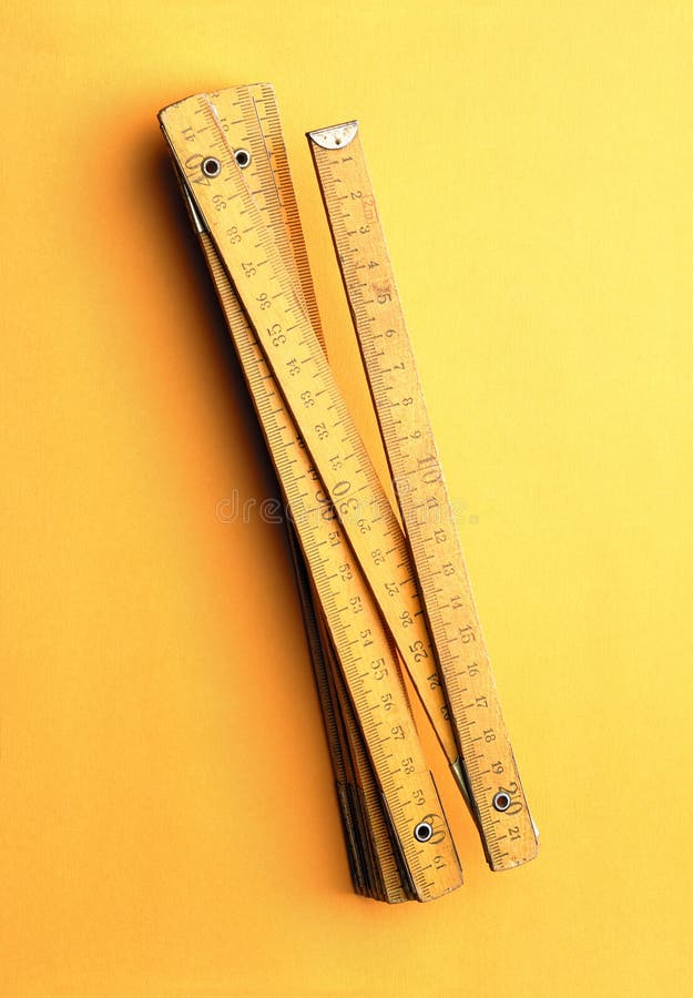 Benchmark- Massstab stock image. Image of millimeter, yellow - 472665