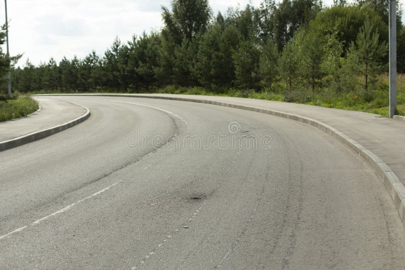 A Bend in the Road. Asphalt Road Stock Image - Image of open, horizon ...