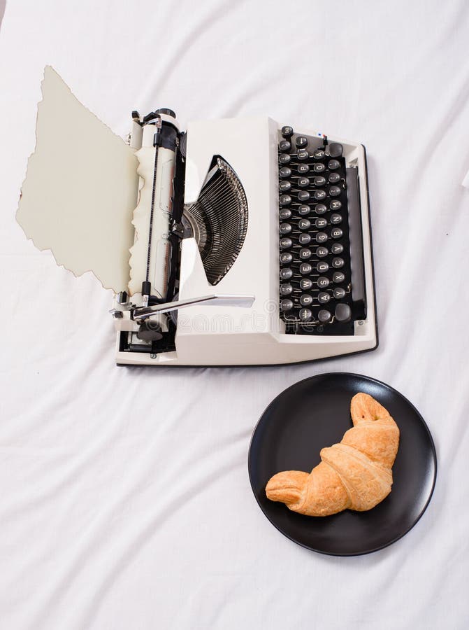 Benefit Being Writer is Comfortable Inspiring Workplace. Create ...