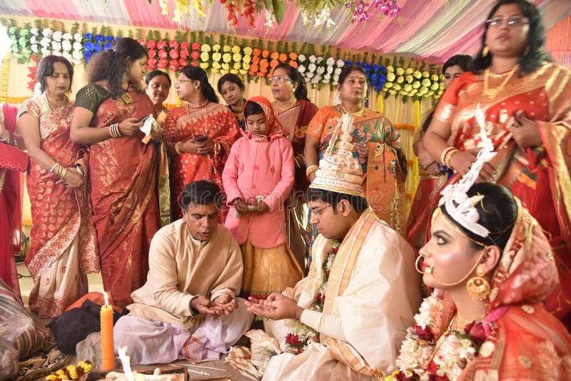 Bengali Family during the Marriage Editorial Photo - Image of couple ...