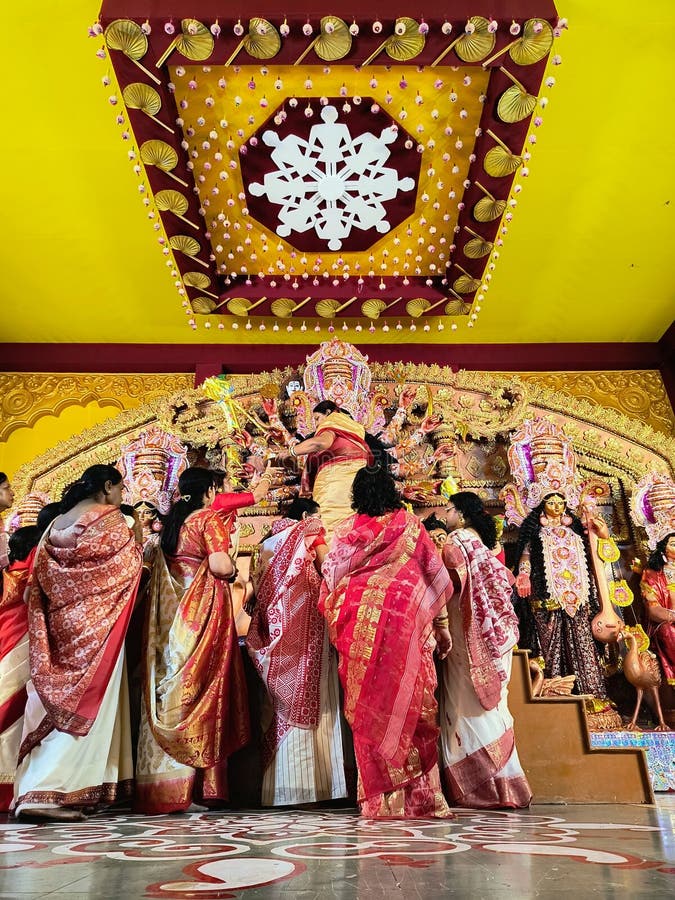 Bengali Women Performing Durga Puja or Pujo during Navratri Editorial ...