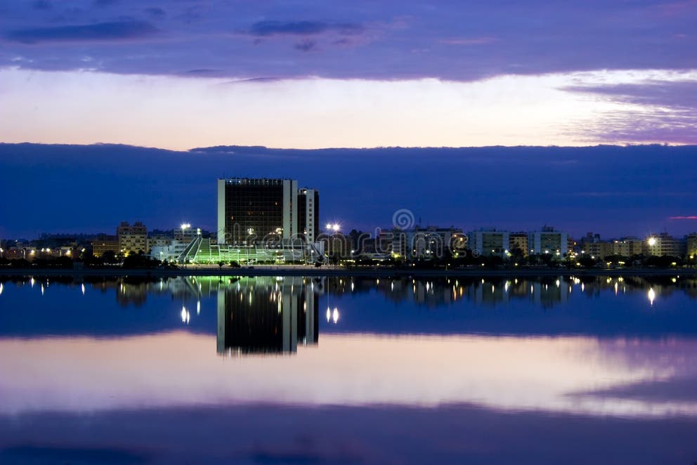 Benghazi foto de archivo. Imagen de exterior, espejo - 25665232