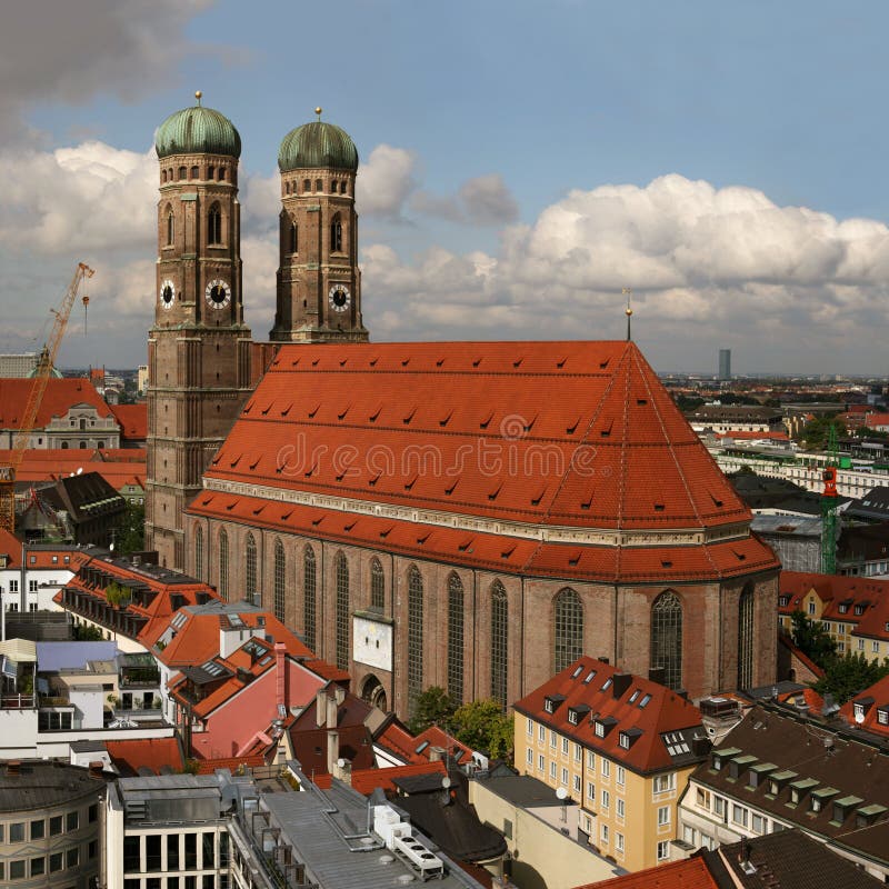 Berühmte Kirche Frauenkirche in München, Stockfoto - Bild von ...