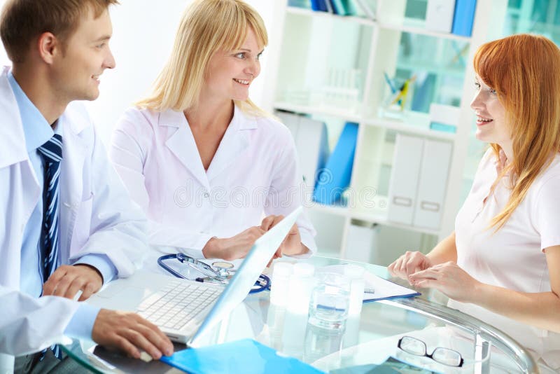 Beratung stockfoto. Bild von zeitgenössisch, leute, diskutieren - 12963930