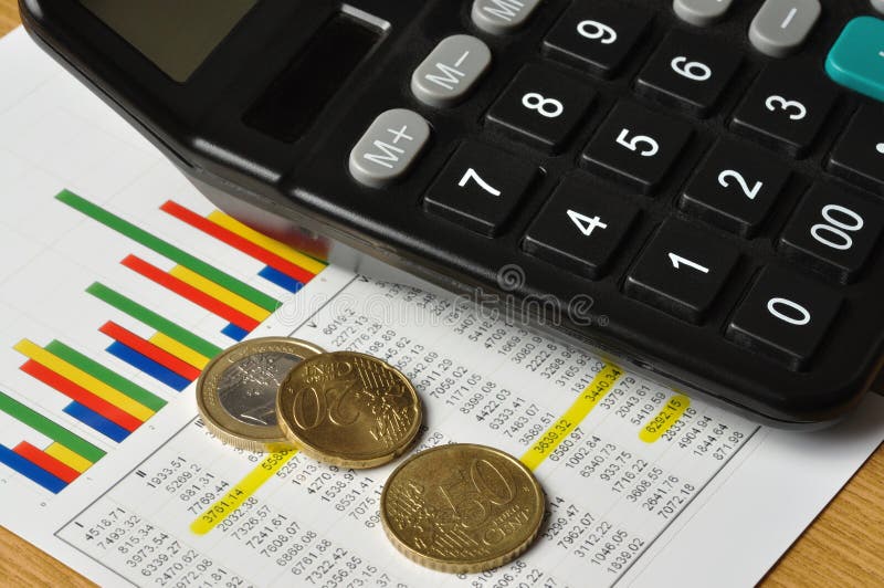 Berekeningen stock foto. Image of cijfers, zaken, resultaat - 3929744