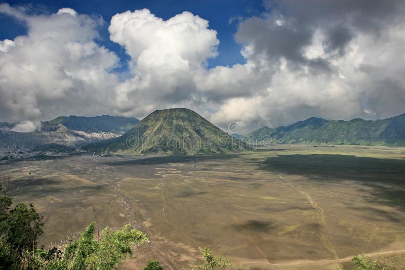 Berg-Bromo-Vulkan - Insel Java Indonesia Stockfoto - Bild von reise ...