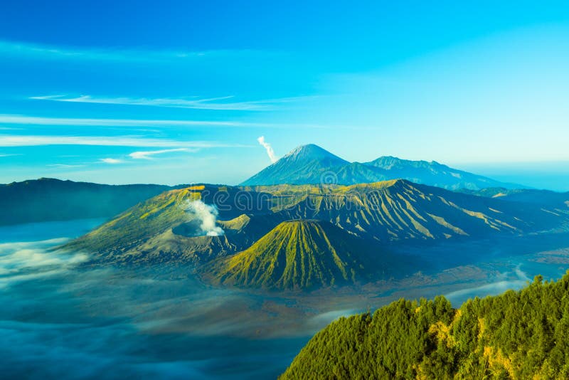 Bringen Sie Bromo-Vulkan Während Des Sonnenaufgangs, Die Ausgezeichnete ...