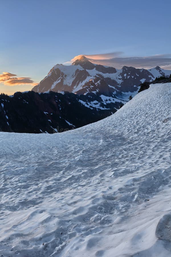 Berg Shuksan stockbild. Bild von szene, nave, landschaft - 36998187