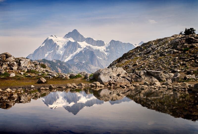 Mt Shuksan, Staat Washington Kaskaden Stockbild - Bild von horizontal ...