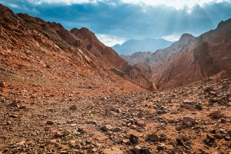 Berg in De Sinaïwoestijn, Egypte Stock Afbeelding - Image of berg ...