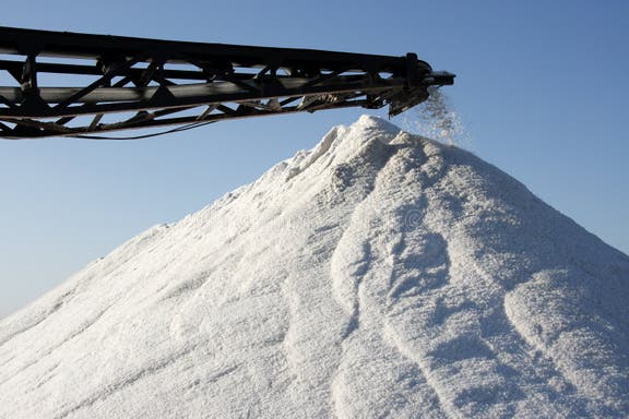 Zoutberg stock afbeelding. Image of geoogst, verbeter - 4816305