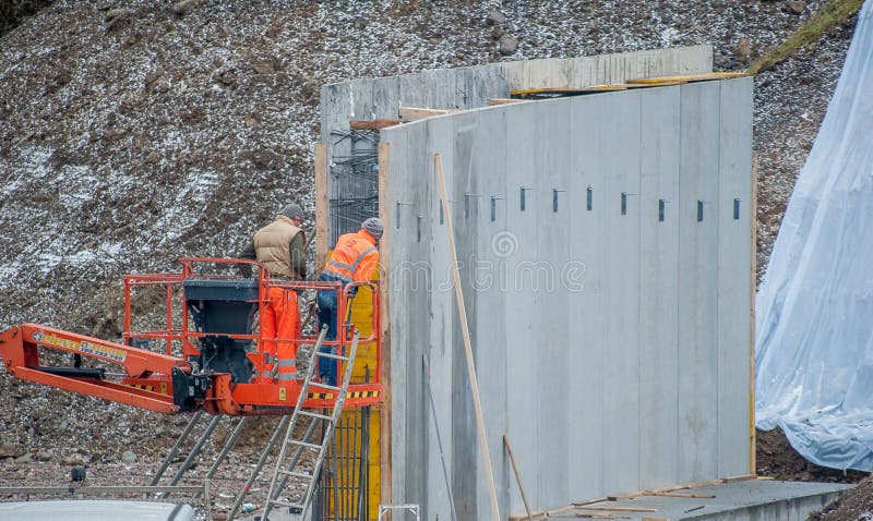 Workers editorial stock photo. Image of industry, cofferdam - 105200983
