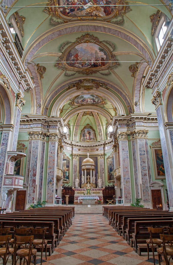 Bergamo - Nave Da Igreja San Alessandro Della Croce Imagem de Stock ...