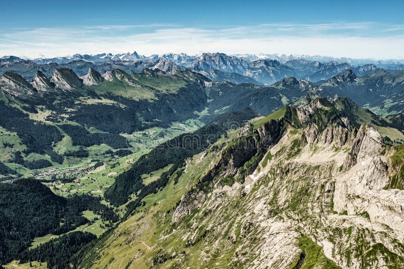 Bergblick Vom Berg Saentis, Die Schweiz, Schweizer Alpen Stockbild ...