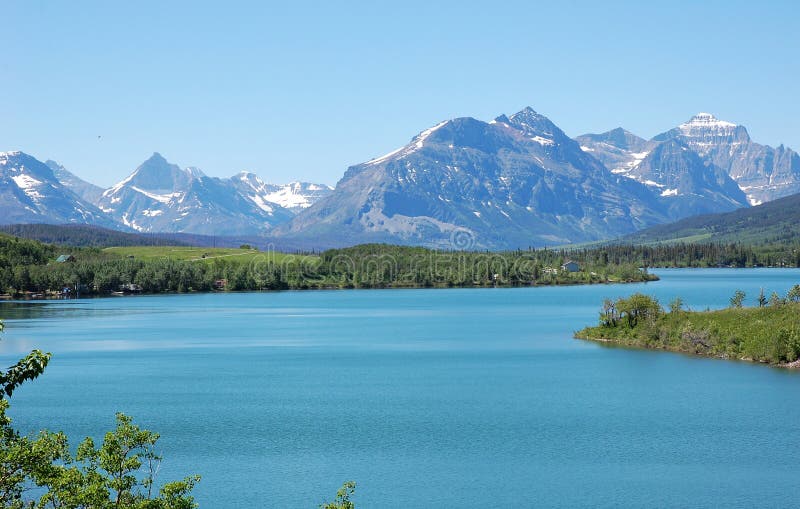 Berge und See stockbild. Bild von eingebürgert, park, gletscher - 5723347