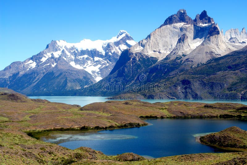 Bergen en Meren stock foto. Image of bestemming, bergen - 30803774