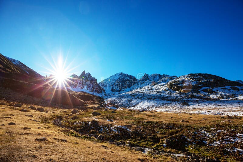 Bergen in Turkije stock foto. Image of bergen, daling - 102673416