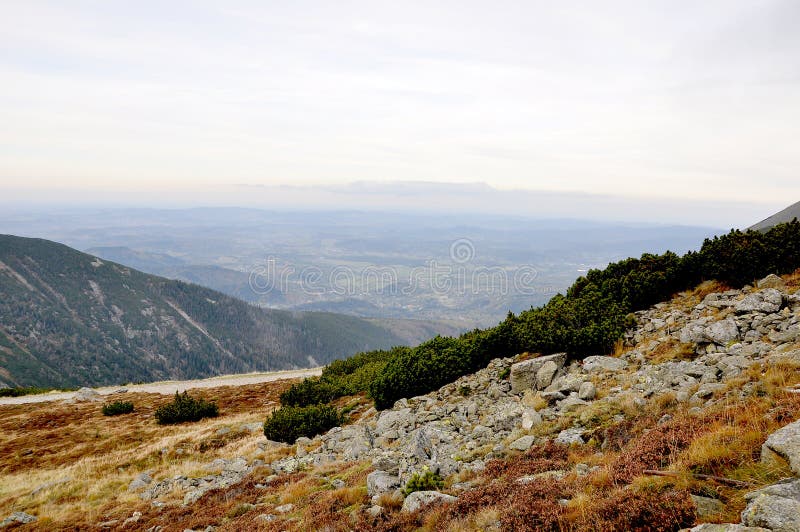 Bergketens van Europa stock afbeelding. Image of paradijs - 38879211