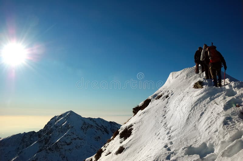 Bergsteiger Auf Einem Extremen Winteraufstieg Conc Stockfoto - Bild von ...