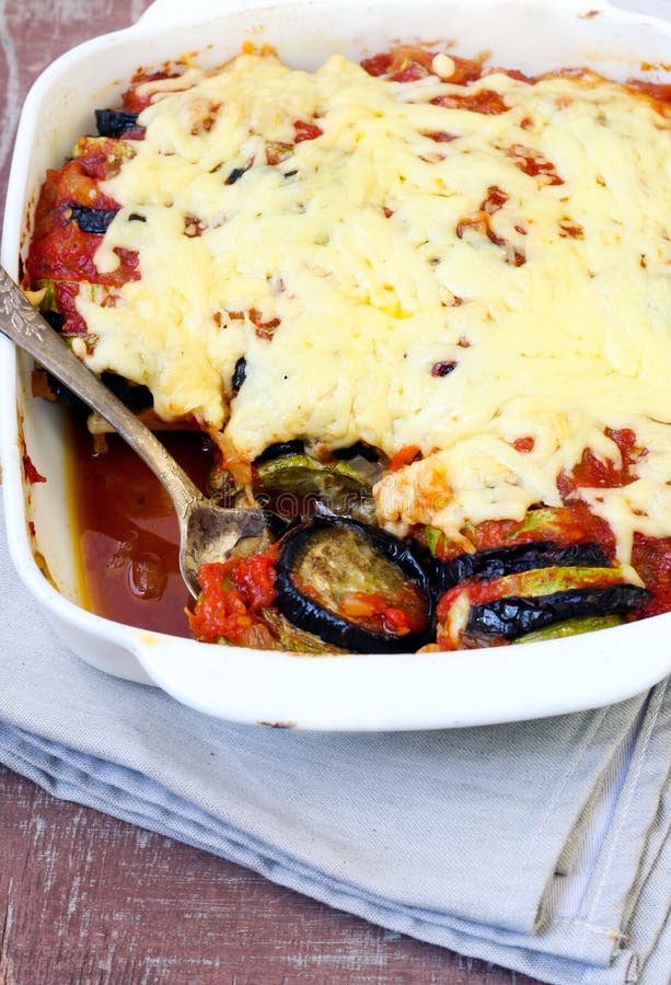 A Beringela, Tomate Do Courgette Coze Foto de Stock - Imagem de ...