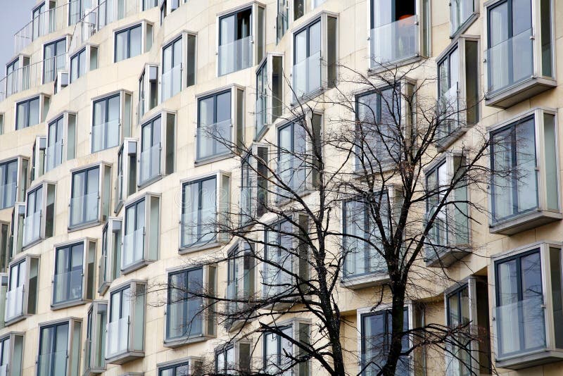 Berlín moderna imagen de archivo. Imagen de condominio - 7422527