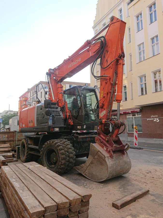Hitachi excavator editorial stock photo. Image of construction - 152135308
