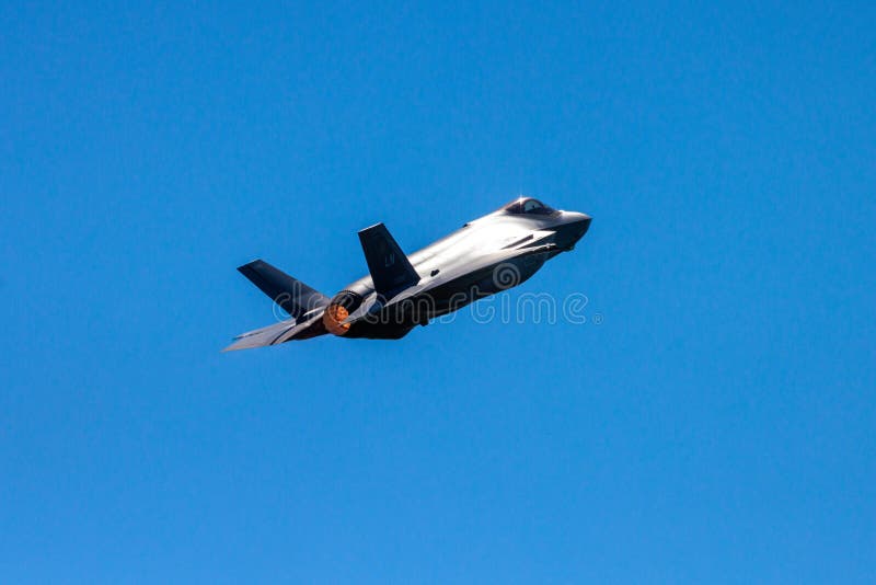 Lockheed Martin F-35 Lightning II Flies in Berlin, Germany on June 9 ...