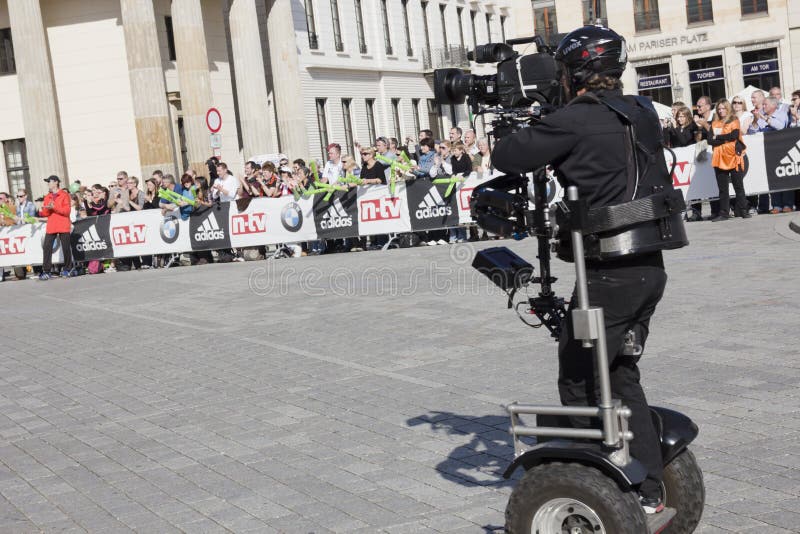 Berlin Marathon 2011 Camera Vehicle Editorial Photo - Image of kimaiyo ...