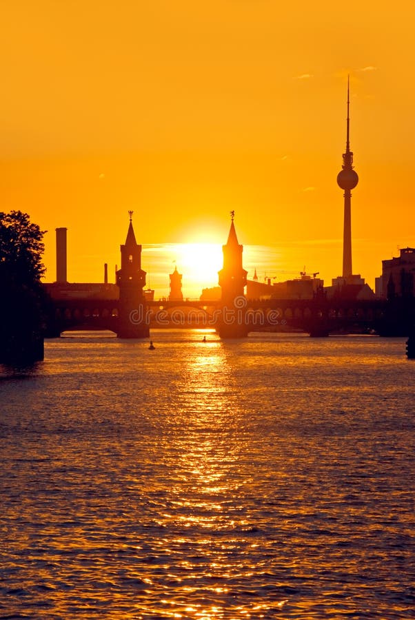 Berlin Oberbaumbruecke Sunset Stock Image - Image of berlin, water ...