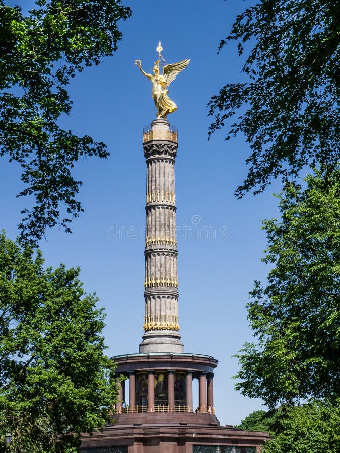 Goldelse Berlin stockbild. Bild von bewölkt, besichtigung - 30296701
