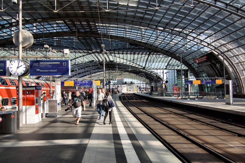 Berlin train station editorial image. Image of tourism - 26915250