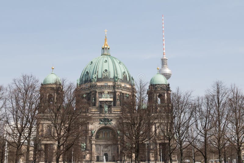 Berliner dom editorial image. Image of monument, outdoor - 69666290
